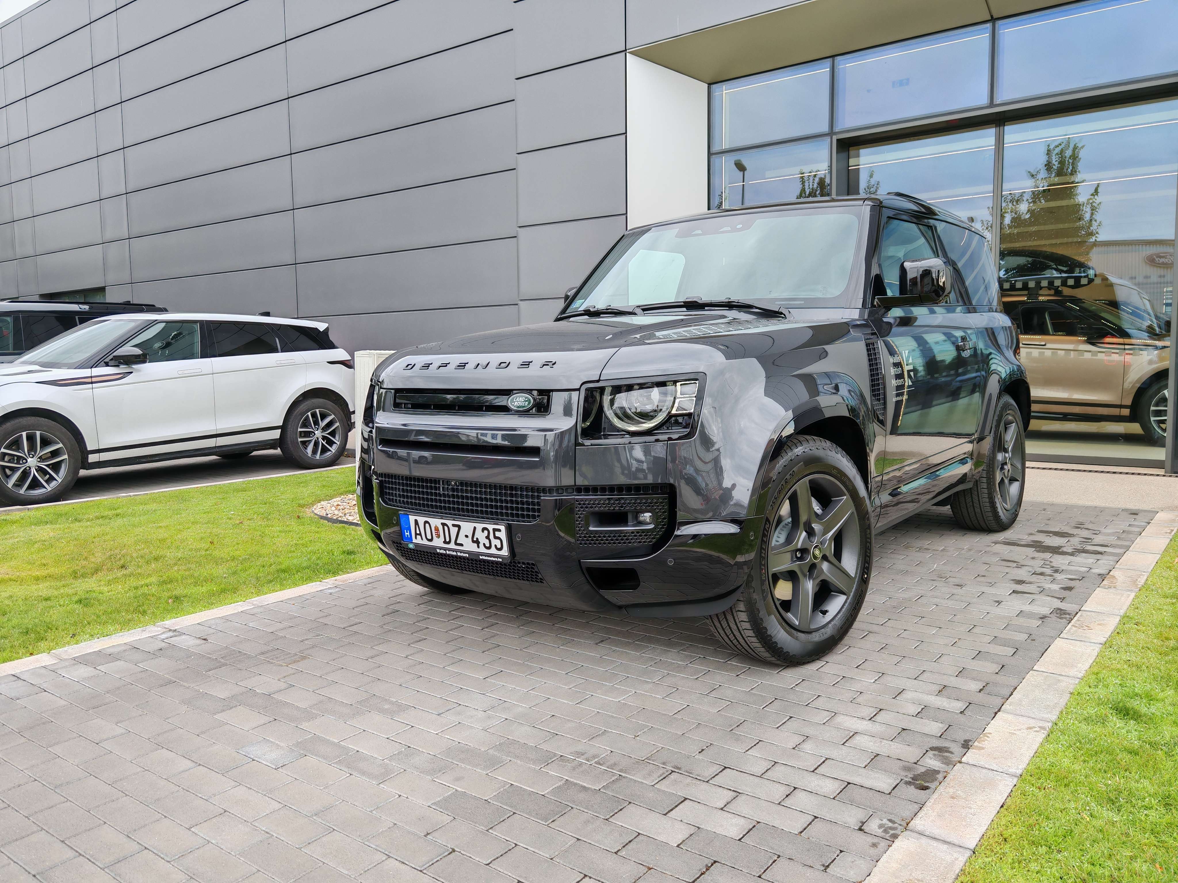 Eladó Land Rover Defender - Defender 90 | D300 X-Dynamic HSE Aut ...